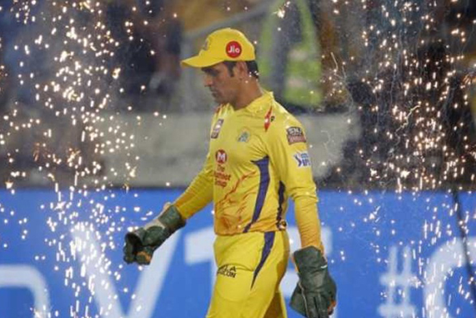 Ms Dhoni Wicket Keeping Diving