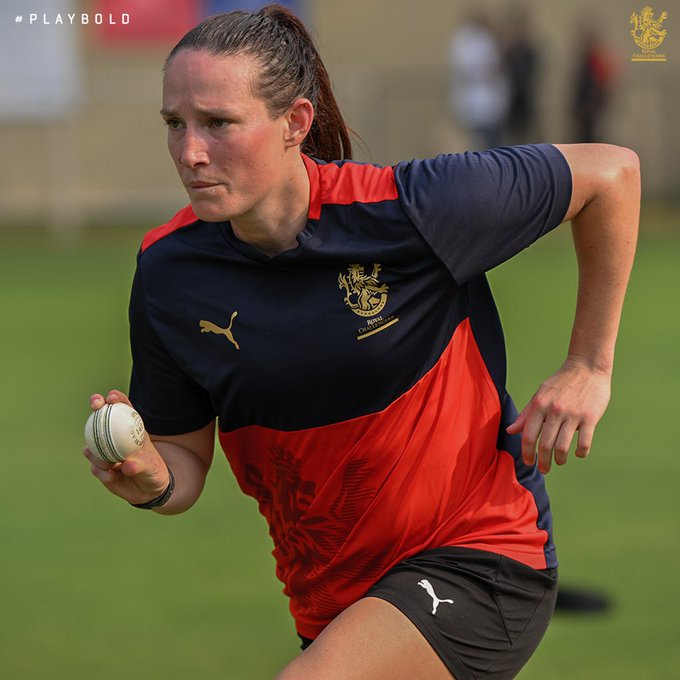 Megan Schutt Profile, Age, Bio, Net Worth, ICC Ranking